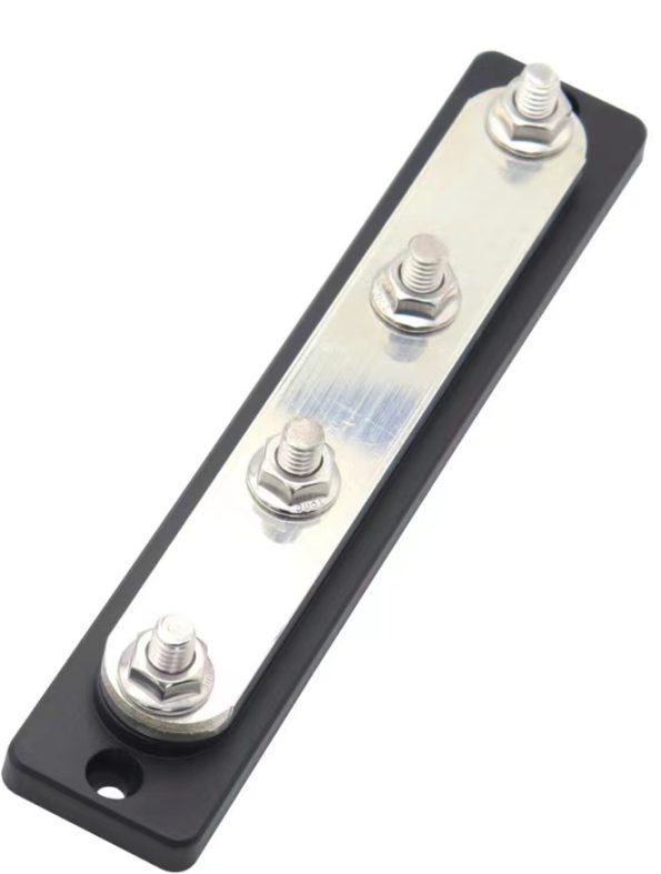 Strømskinne 70V, 150A, 4 terminaler - Homelight.no