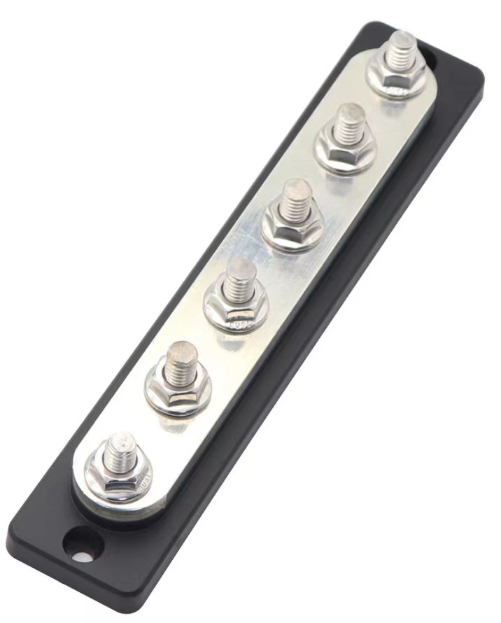 Strømskinne 70V, 150A, 6 terminaler - Homelight.no